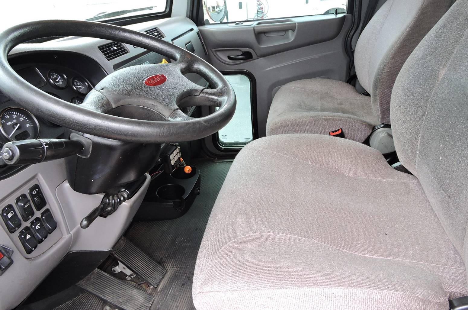 2019 PETERBILT 337 POWER HYDRATAIL HAULER – HD TRUCKS & EQUIP LLC