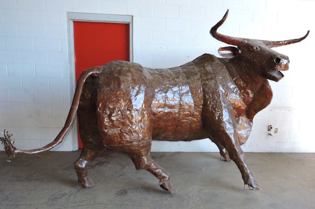WELDED METAL SCULPTURE STATUES – HD TRUCKS & EQUIP LLC