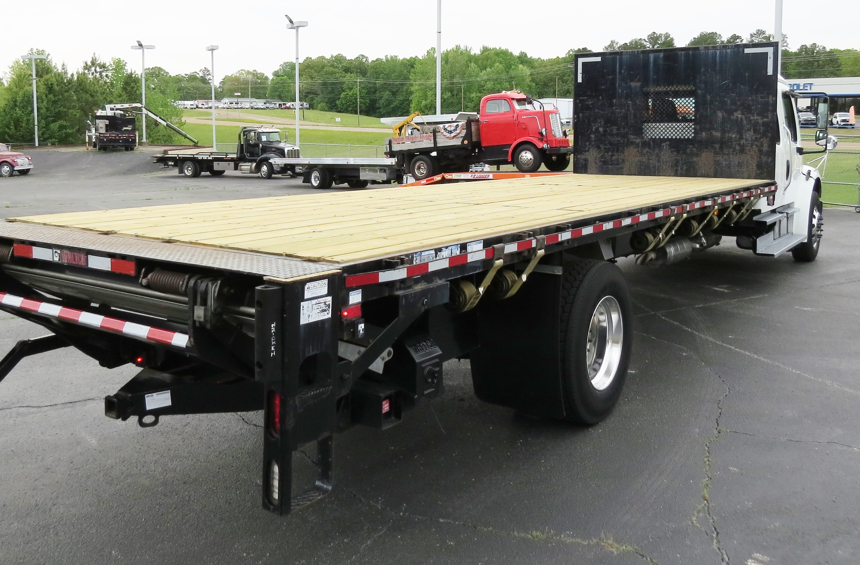 2017 FREIGHTLINER M2 CREW CAB FLATBED – HD TRUCKS & EQUIP LLC